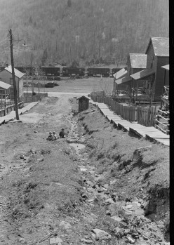 Images of a 1939 coal-mining town’s playground for children (vintage ...